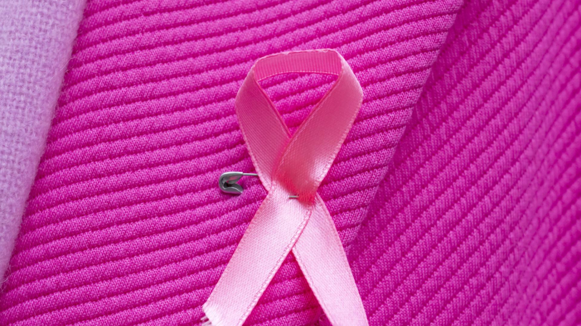 Octobre rose : cancer du sein chez les femmes jeunes en Suisse - La Télé