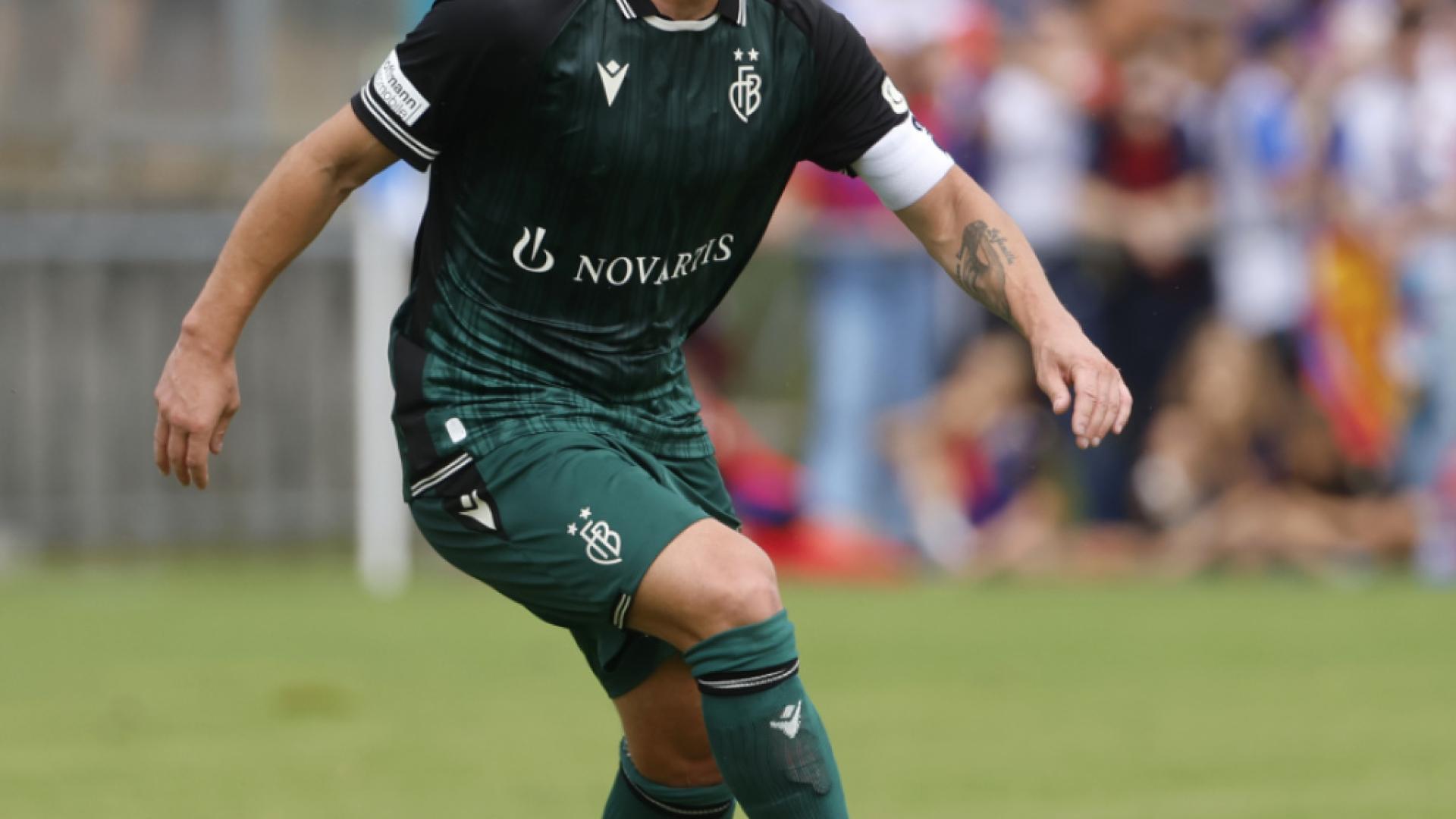 Amende et travaux d'intérêt général pour Taulant Xhaka - La Télé