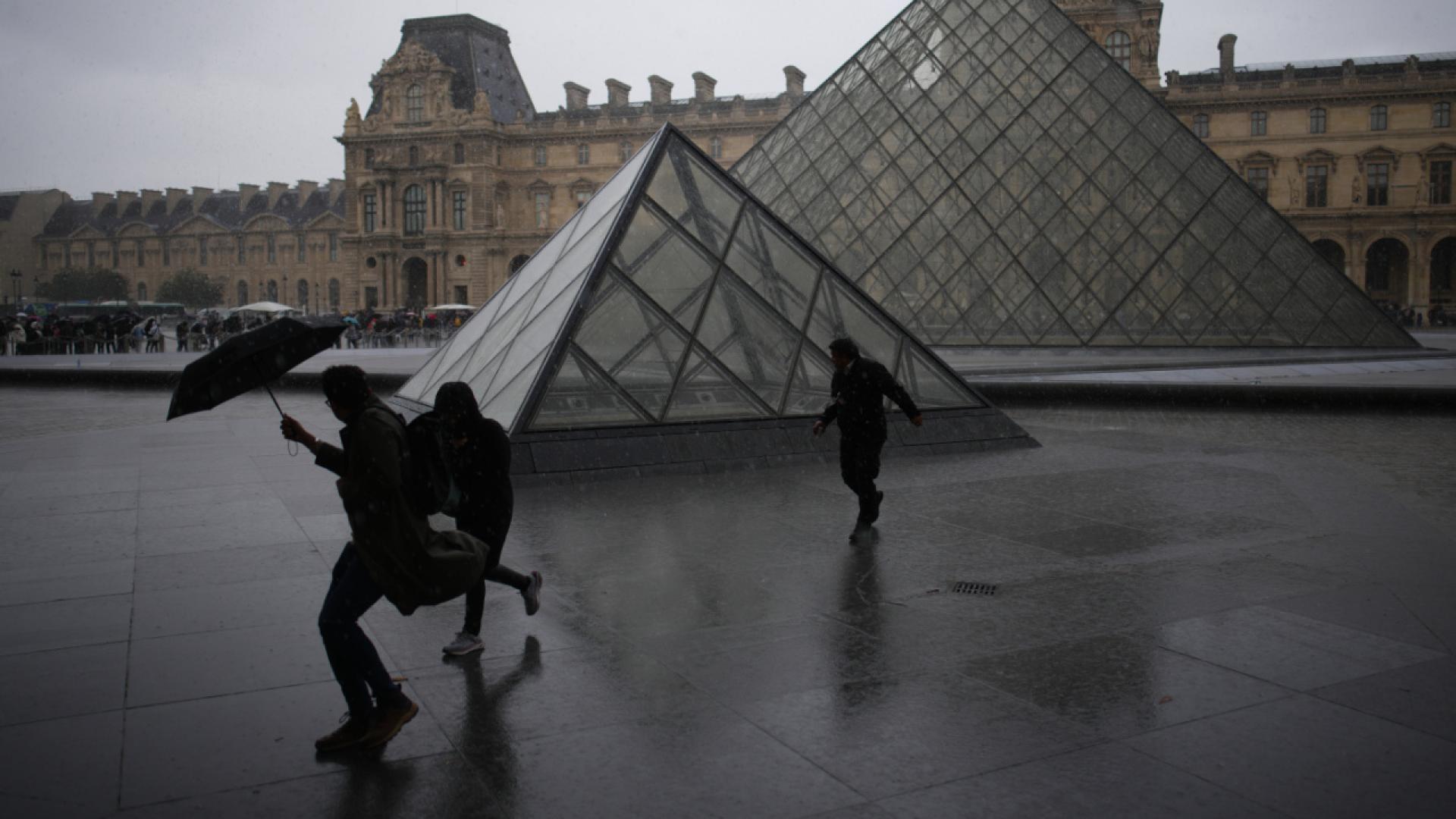 Fermeture de la galerie Campana au Louvre pour fragilité des poutres ...