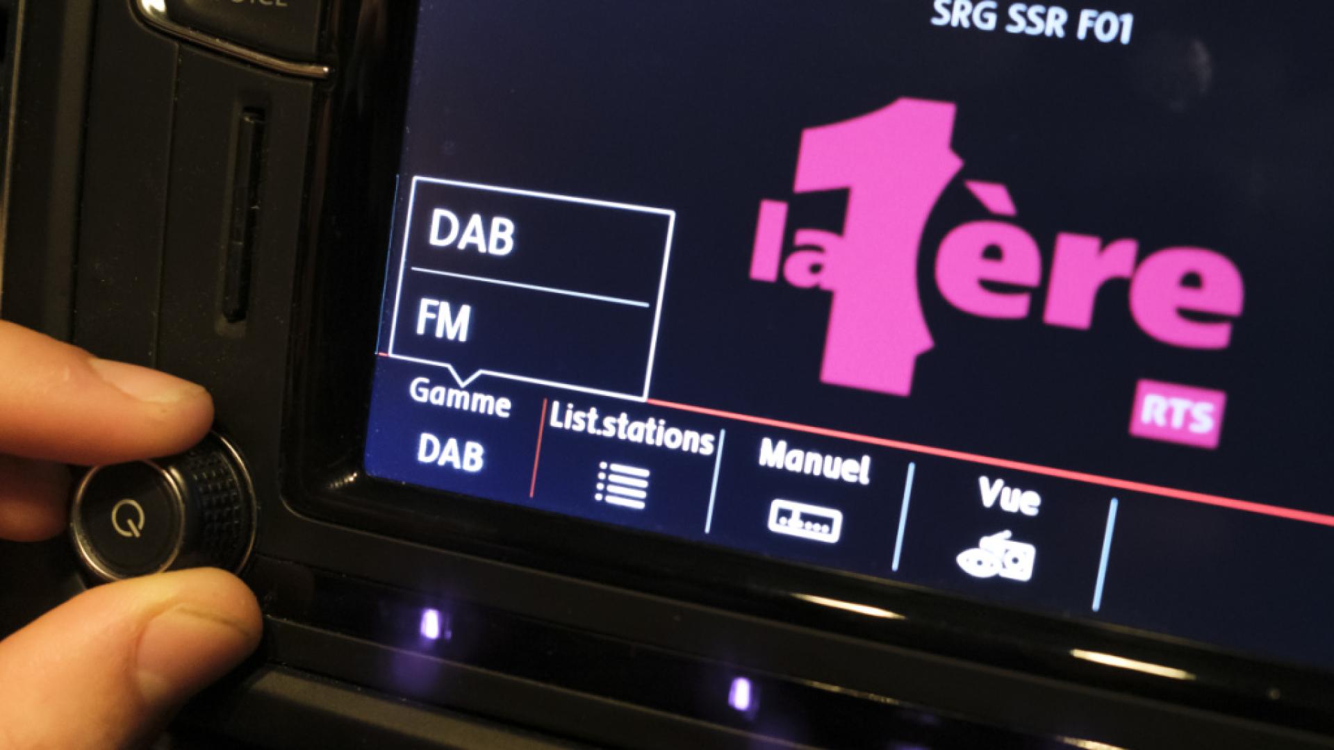La SSR rétablit la diffusion FM de ses radios jusqu'en 2031 - La Télé