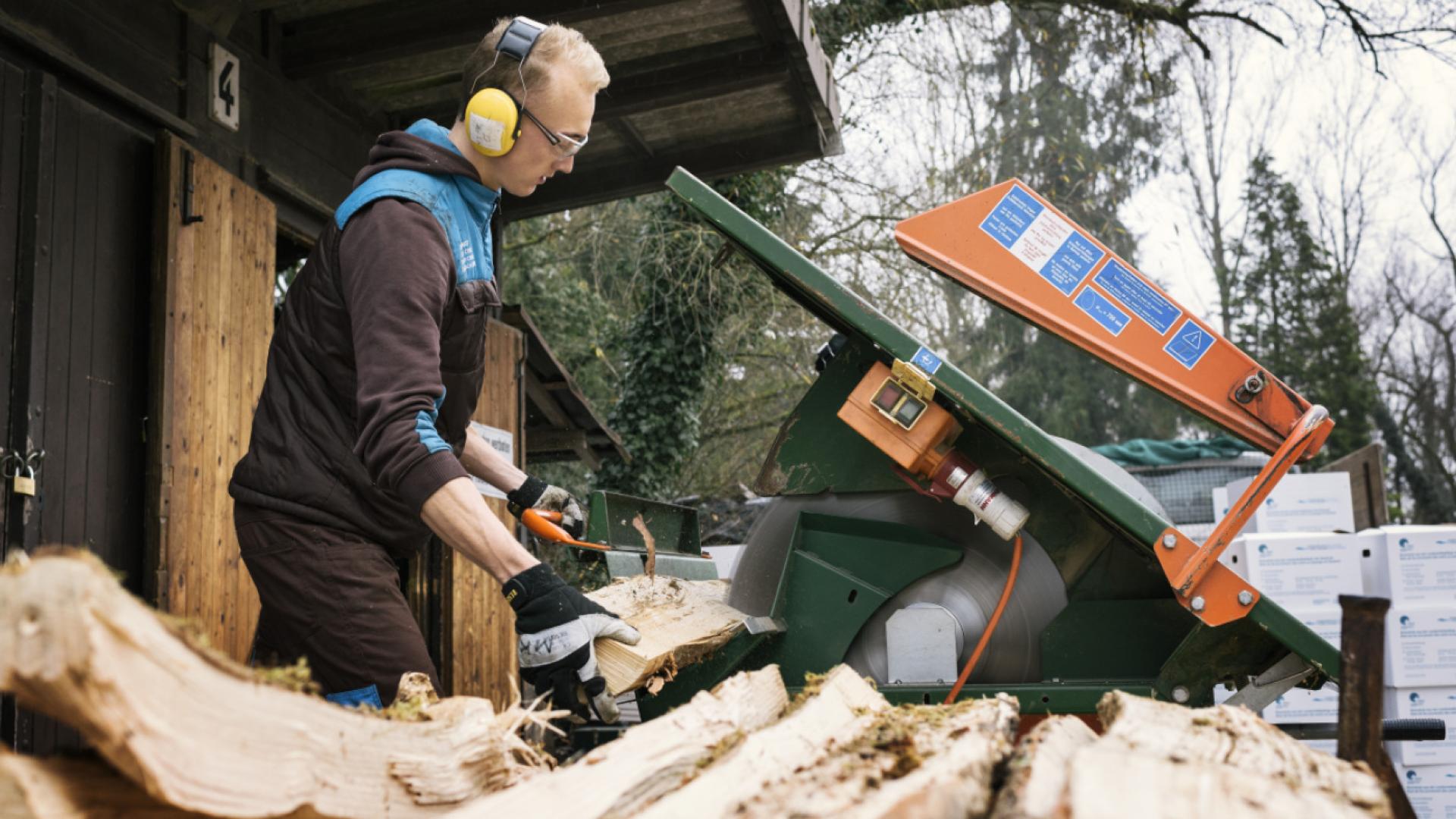 Référendum: 57'000 signatures contre le démantèlement du service civil ...