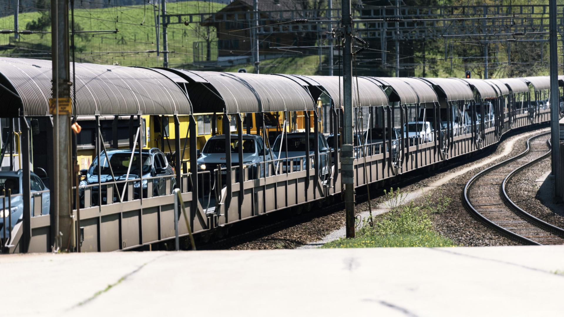Valais: accès toujours perturbés mercredi, ligne Goppenstein coupée ...