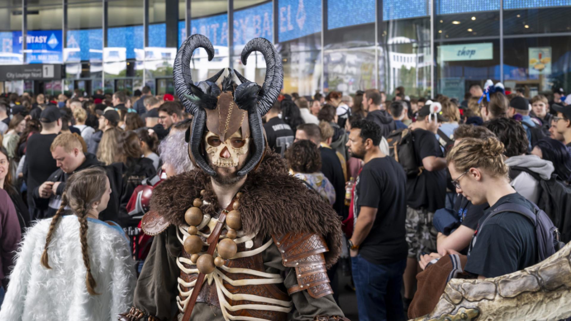 Super-héros, Jedi et astronautes : Fantasy Basel 2024 attire des ...