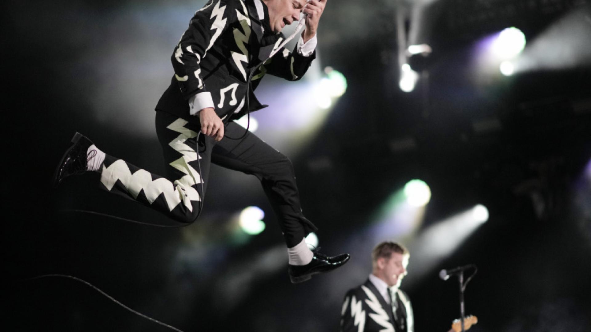 Festi'neuch : 25e édition à guichets fermés, Aubert et The Hives - La Télé