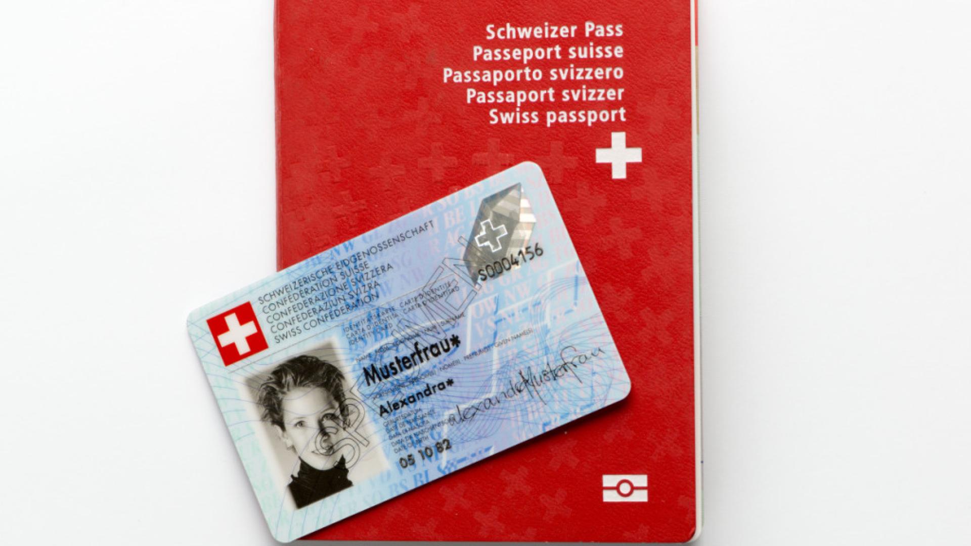Carte d'identité biométrique suisse: lancement prévu pour fin 2026 - La ...
